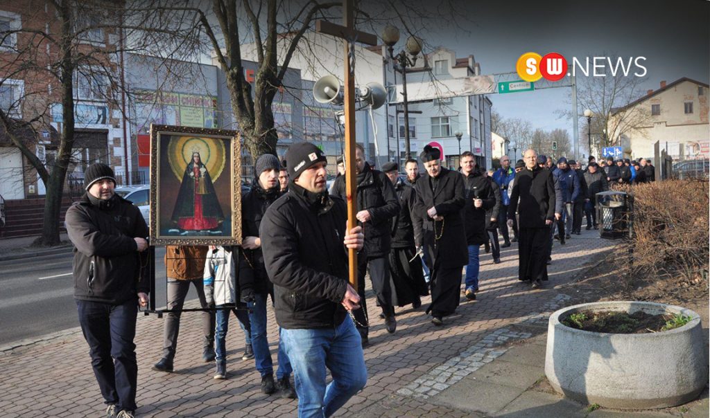 Rosary rallies draw thousands of young Catholics across Poland |SW NEWS